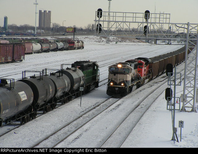 BNSF 9717 West Meets BNSF 6332